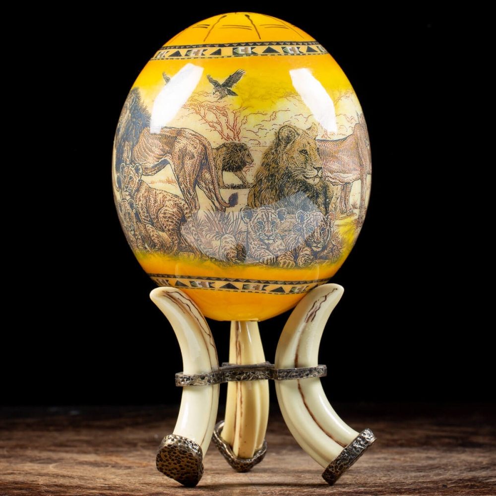 Uovo di Struzzo Decorato