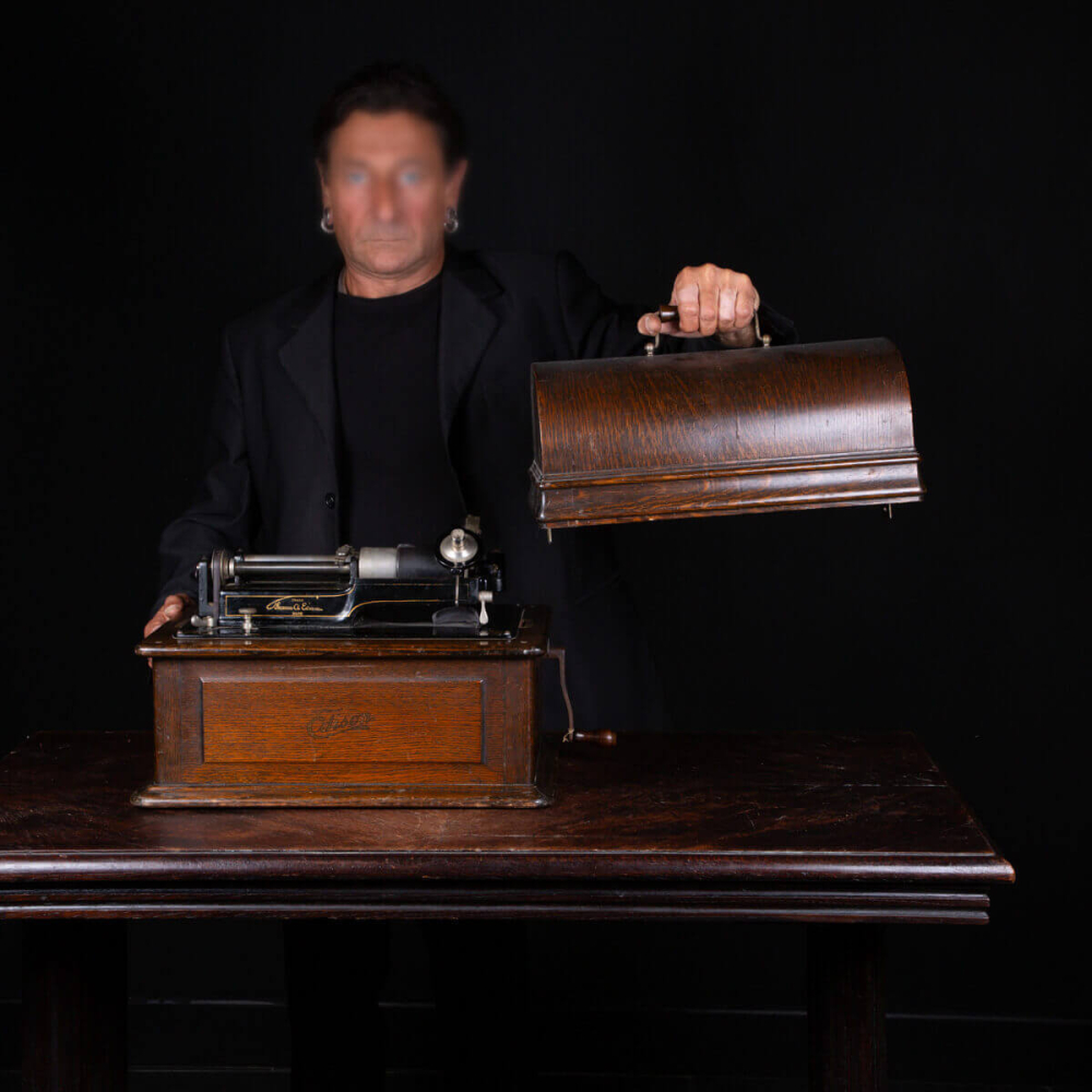 Edison Phonograph with Extra Large Horn, 1901-1903 - GRM-02