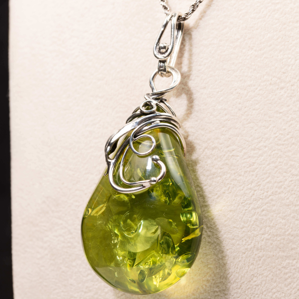 Caribbean Green Amber Pendant: A Treasure of 20 Million Years. - JEW-635