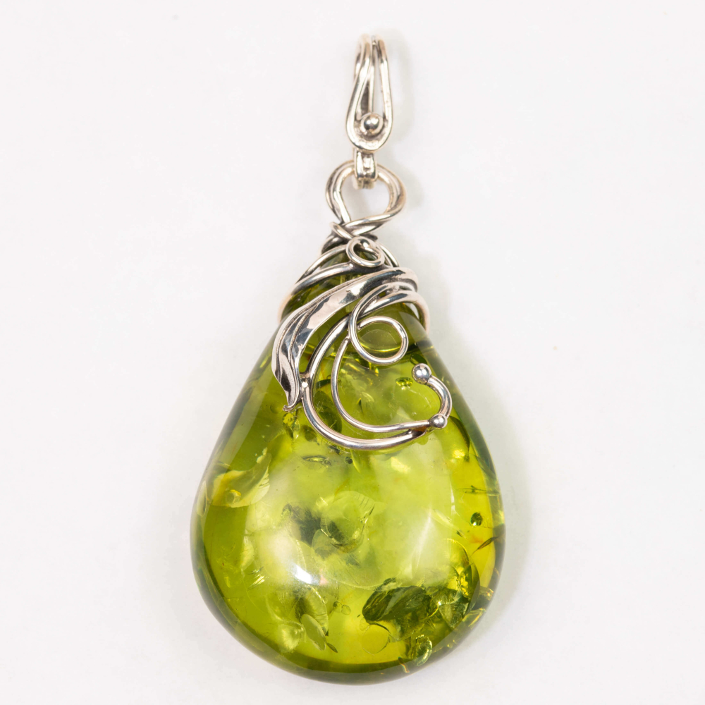 Caribbean Green Amber Pendant: A Treasure of 20 Million Years. - JEW-635