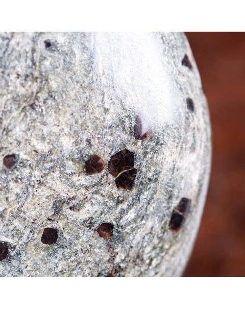 Granato Almandino In Matrice di Mica Scisto.