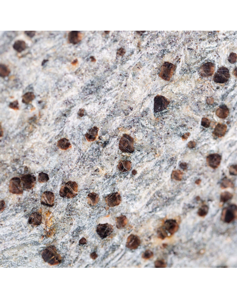 Granato Almandino In Matrice di Mica Scisto.