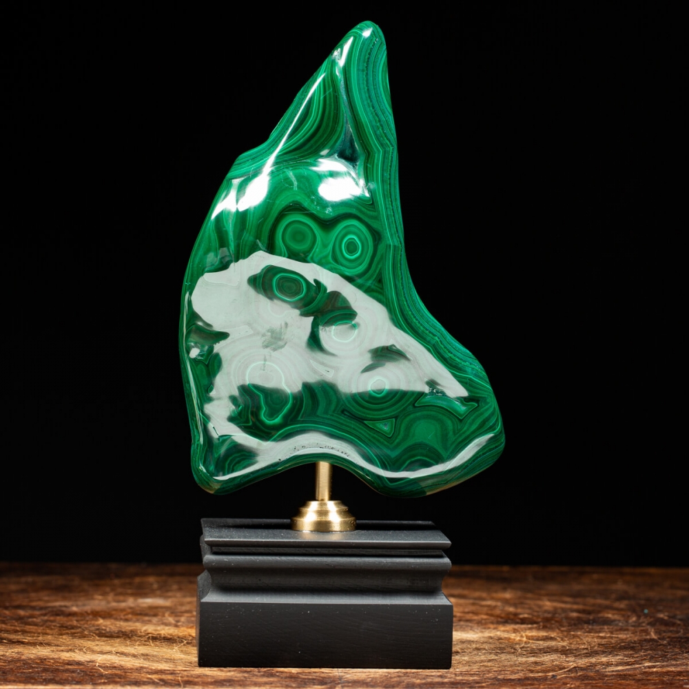 Malachite su Piedistallo in Ottone e Legno - Congo