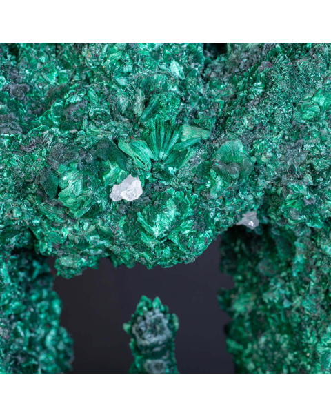 Malachite Fibreuse: Spécimen Naturel d'une Beauté et d'une Forme ...