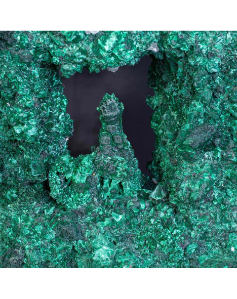 Malachite Fibreuse: Spécimen Naturel d'une Beauté et d'une Forme ...