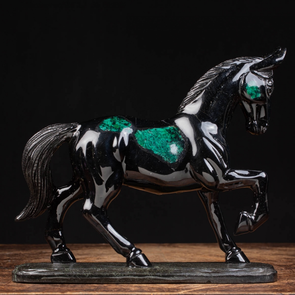 Busto cavallo in Smeraldo e Scisto