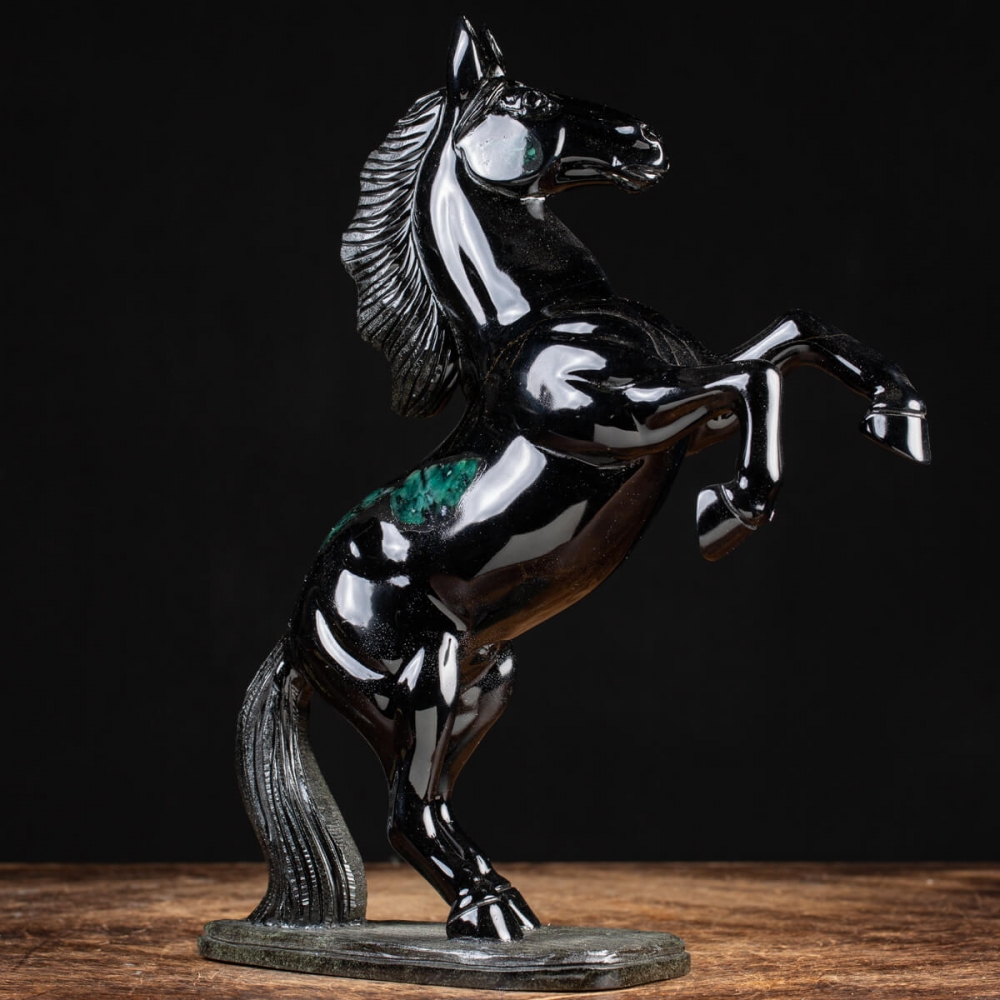 Sculpture cheval émeraude et schiste noir