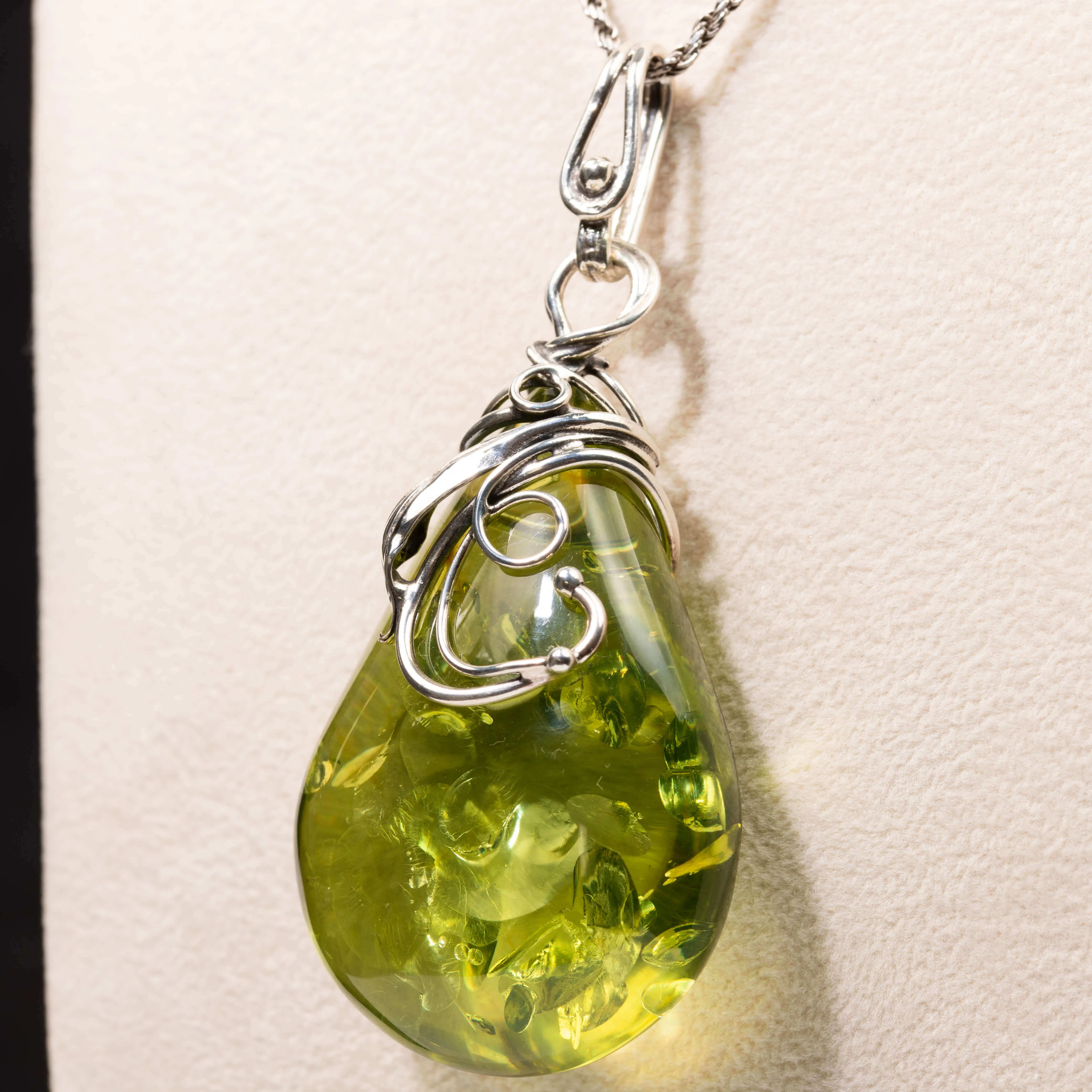 Caribbean Green Amber Pendant: A Treasure of 20 Million Years. - JEW-635