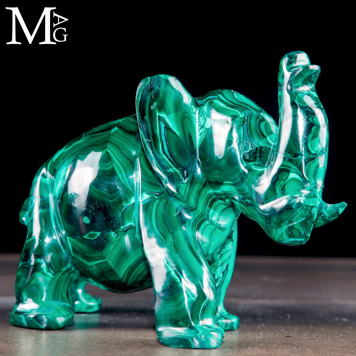 Scultura di Elefante in Malachite Naturale del Congo