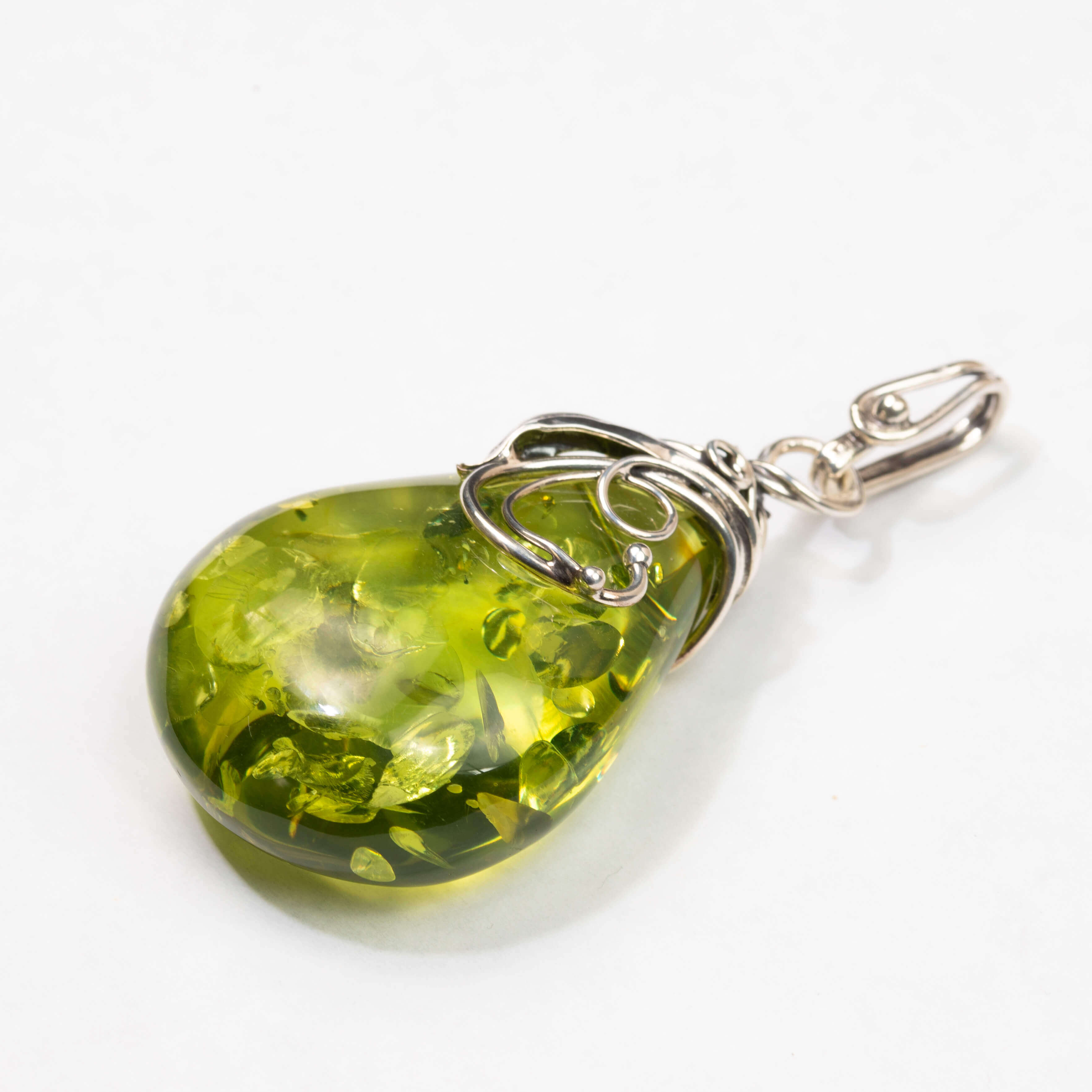 Caribbean Green Amber Pendant: A Treasure of 20 Million Years. - JEW-635