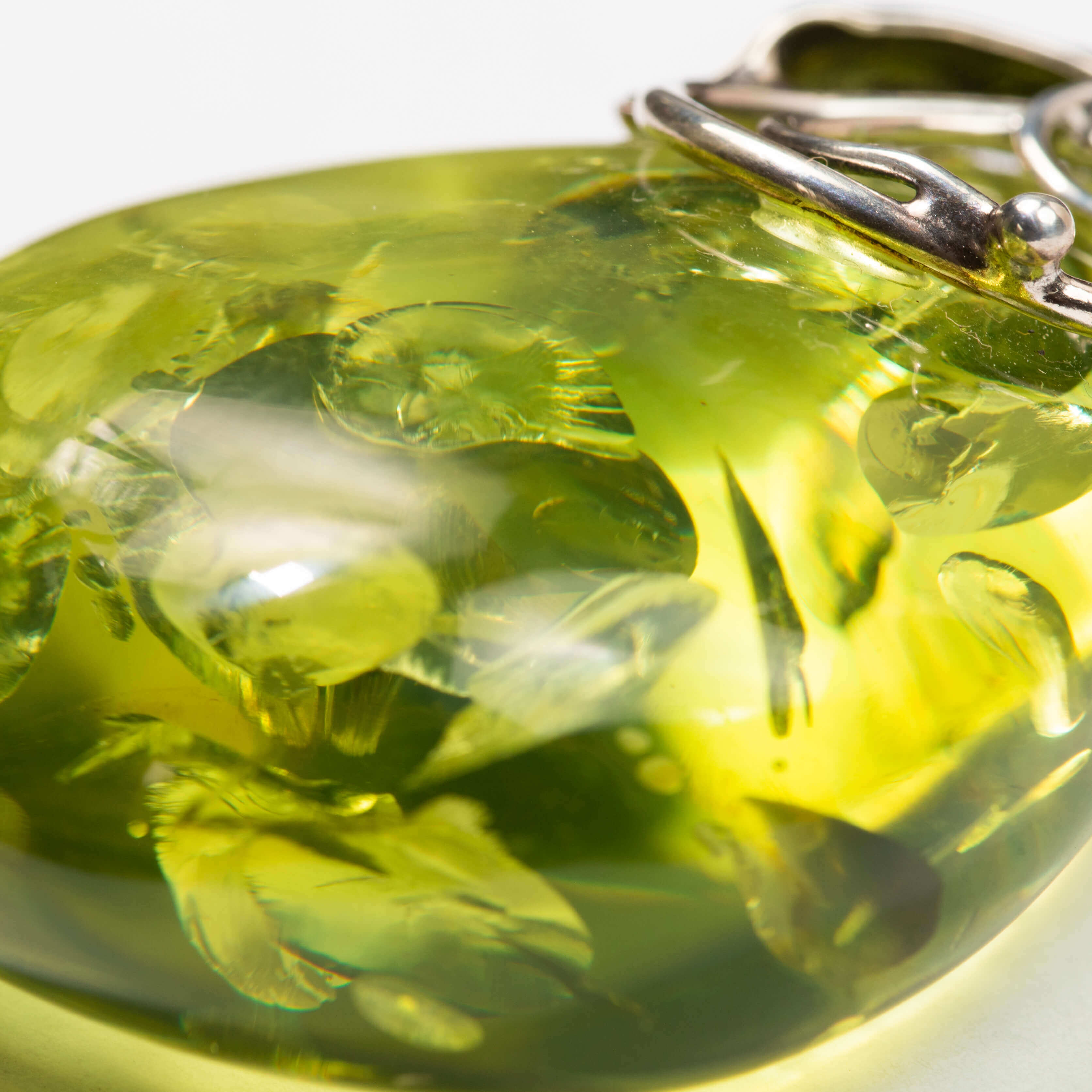 Caribbean Green Amber Pendant: A Treasure of 20 Million Years. - JEW-635
