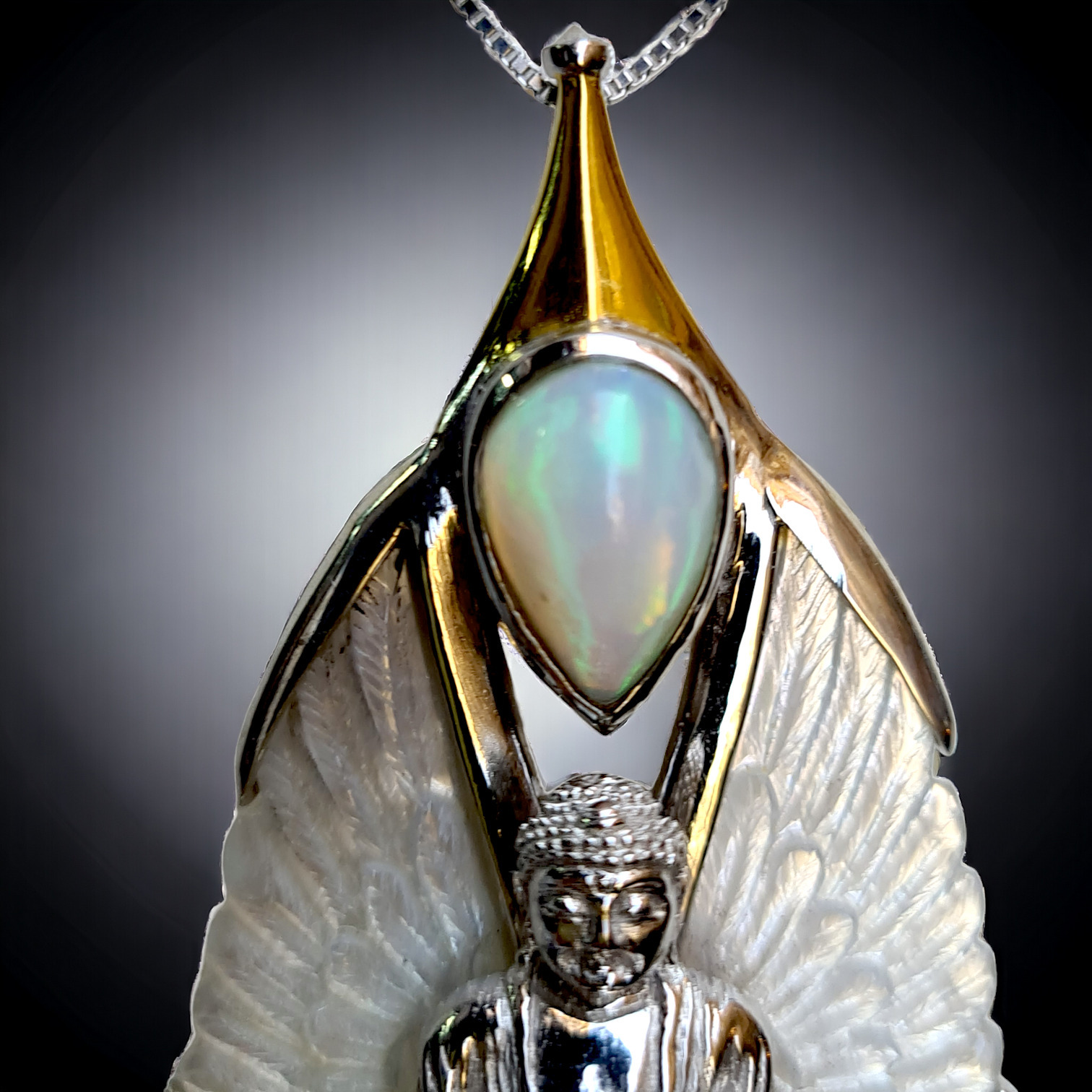 Schwarzer Opal: Spiritualität und Vielfalt des Lebens. - GEO-02