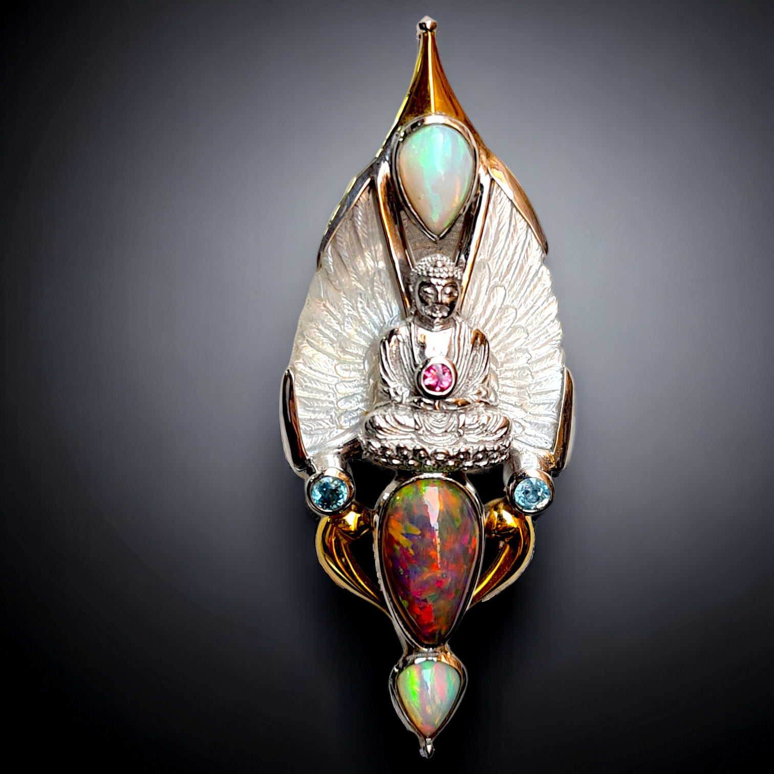 Schwarzer Opal: Spiritualität und Vielfalt des Lebens. - GEO-02