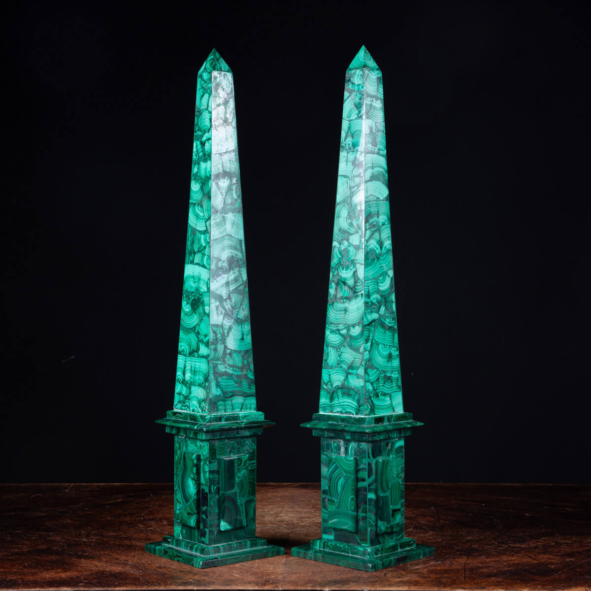 Obélisques en Malachite : Œuvres d'Art Énergétiques pour Votre Maison ...