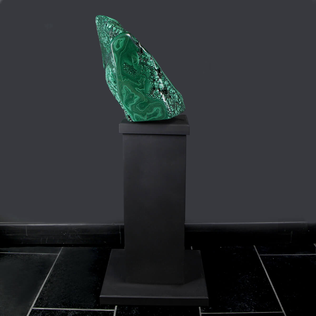 Großer Malachit auf Sockel – Kongo
